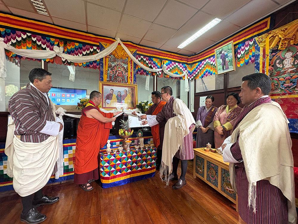 4G CID card features biocrypto QR Code