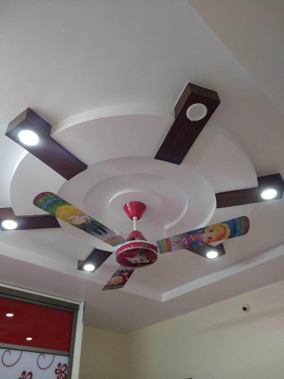 Circular with Wood Panel Fall Ceiling Design For Living Room