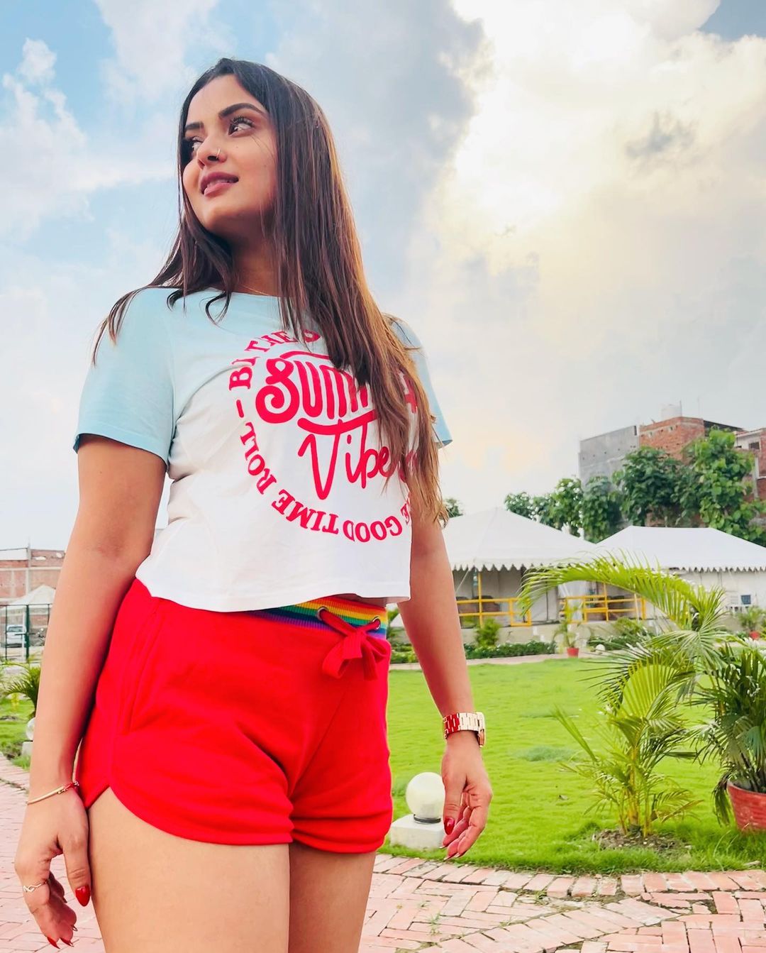 शिल्पी राज और नीलम गिरी का एक गाना 'दिलवा ले गईले राजा' रिलीज हुआ है।