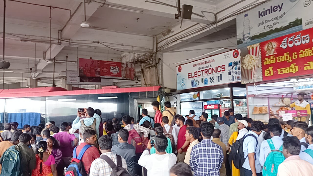 Infant among three killed as RTC bus overshoots platform at Vijayawada ...