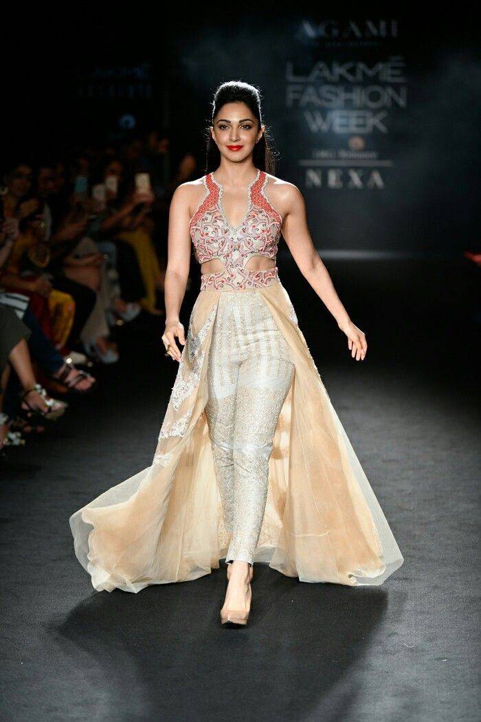 Female Models Required For Ramp Walk Fashion Show Model Facto Female Models Required For Ramp Walk Fashion Show Model Facto