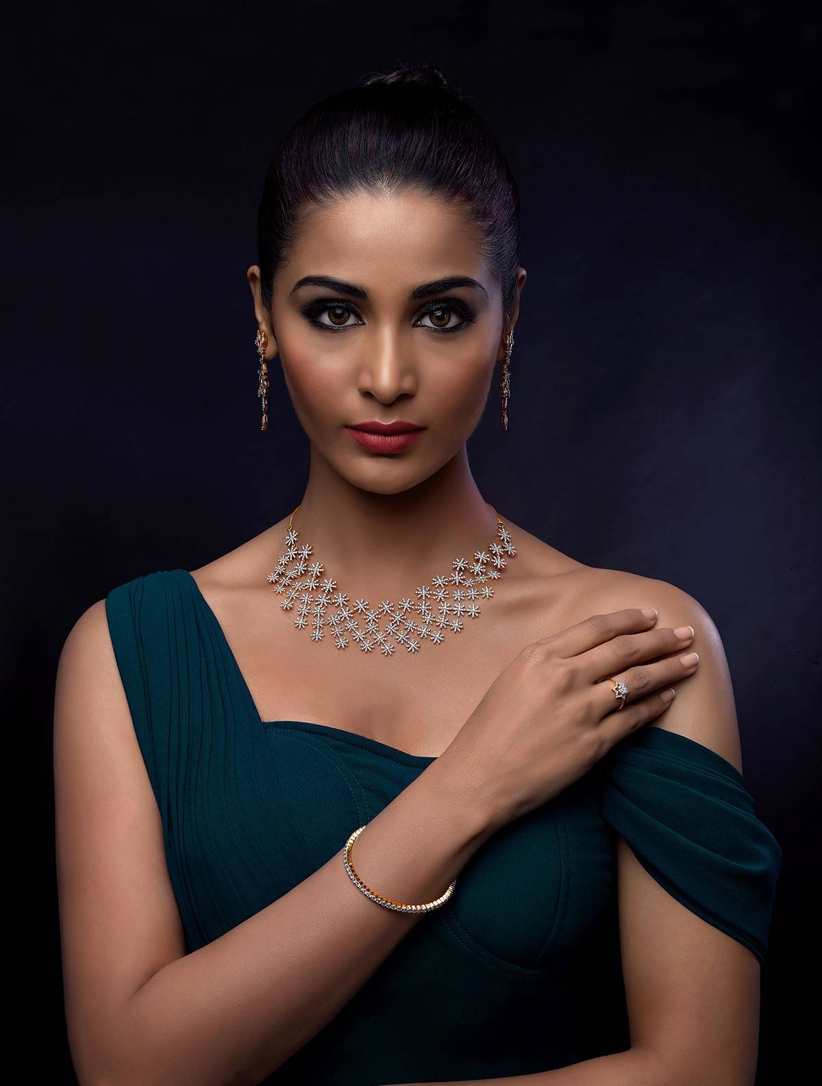Female Model Required For A Jewellery Photoshoot In Mumbai Mode Female Model Required For A Jewellery Photoshoot In Mumbai Mode